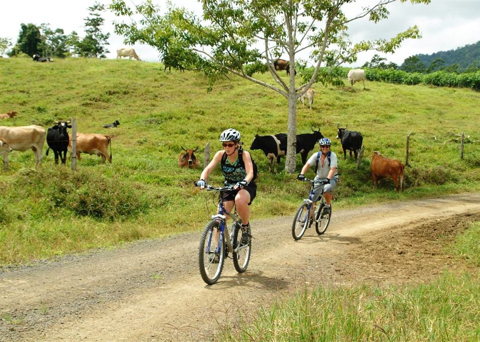 Adventure Cycling Holiday in Costa Rica - Volcanes y Playas Saddle ...
