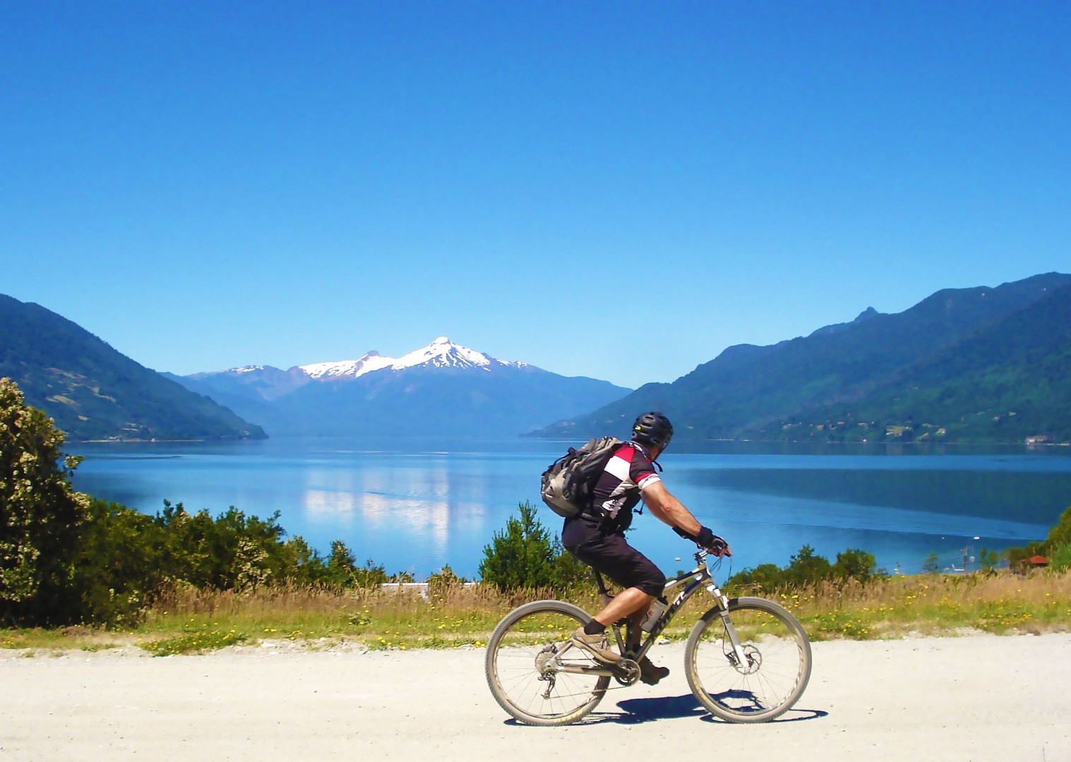 Adventure Cycling Holiday in Chile and Argentina - Lake District Saddle ...